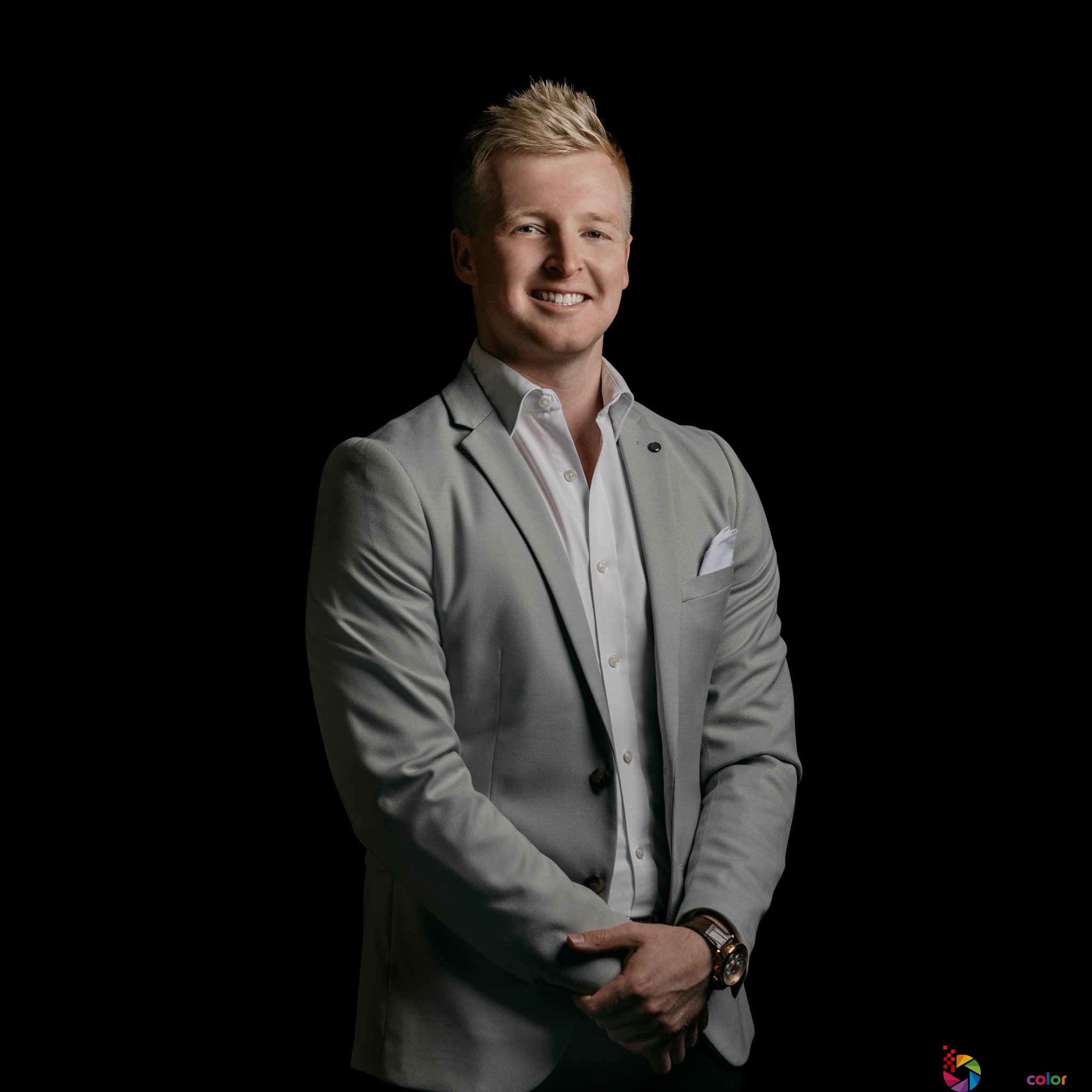 BeatColor | 9 Remarkable Realtor Photoshoot Ideas For Agents